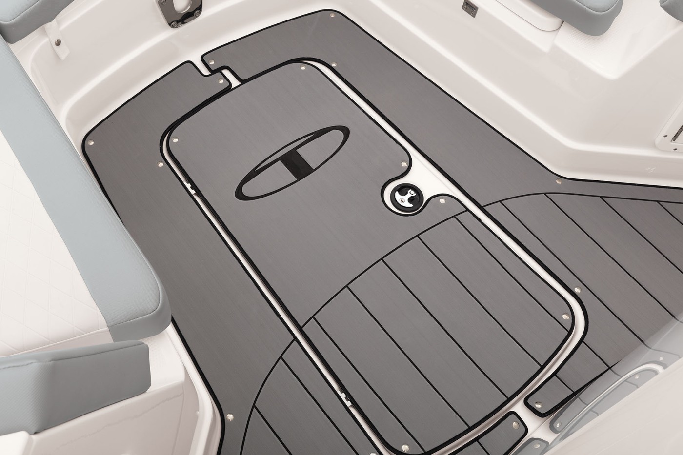 2150 CC - TAHOE Center-Console Deck Boat